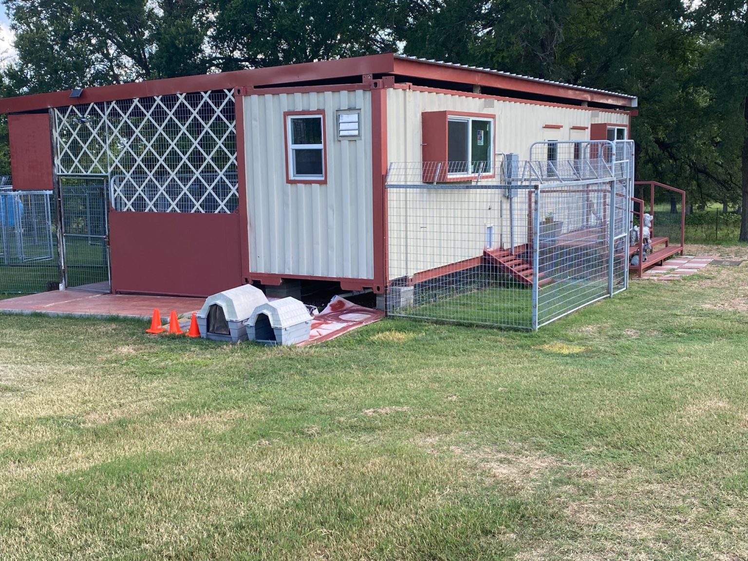 Kennel Tour – 4 Paws Country Dog Boarding